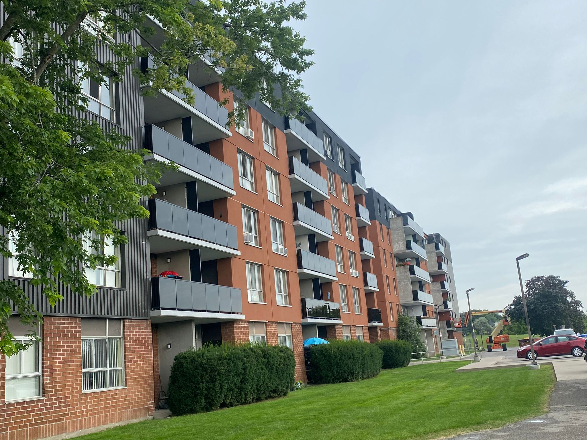 Whitby, ON – Link Aluminum Railings & Guard Ltd.